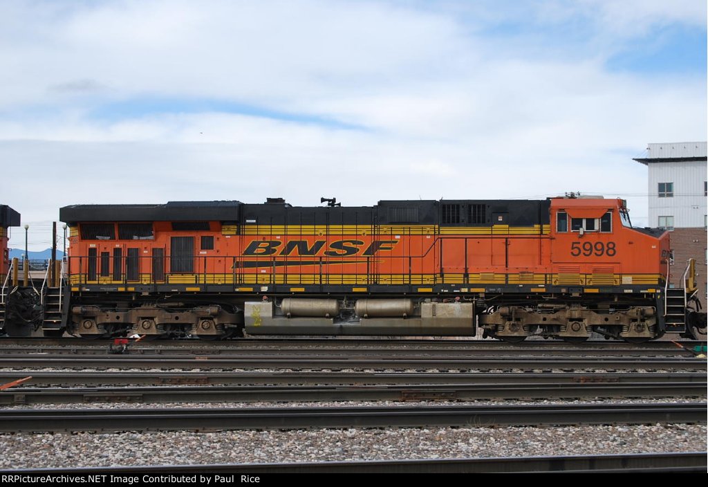 BNSF 5998